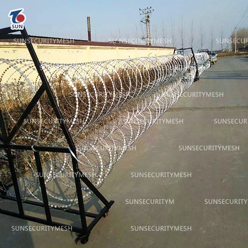 razor wire mobile security barrier system - Mobile Rapid Deploy Razor ...